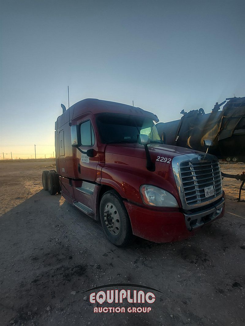 2014 Freightliner CASCADIA (For Sale) | Sleeper Truck | #MFSFJ7129