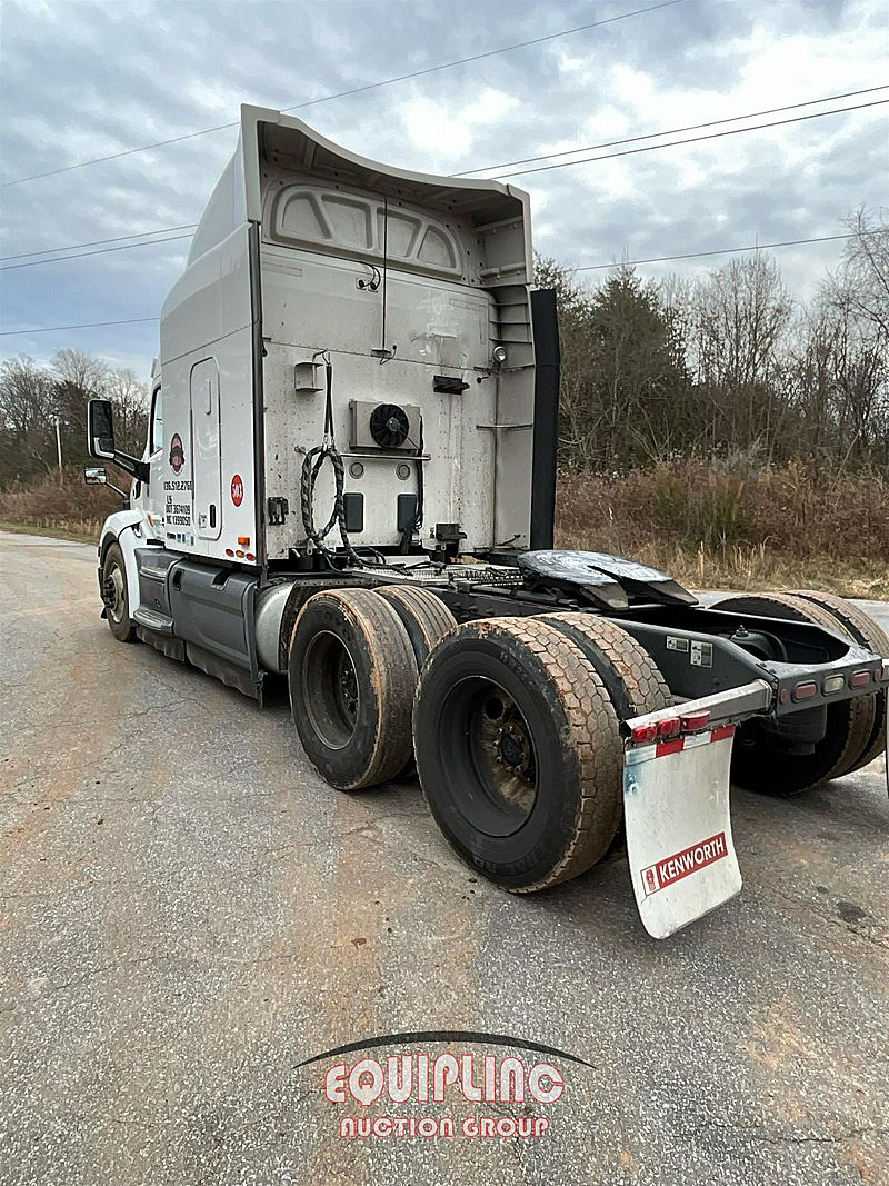 2017 Peterbilt 579 For Sale | Sleeper Truck | #DKF392595