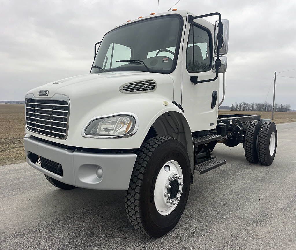 2007 Freightliner M2 4x4 (For Sale) | Cab & Chassis | #8174