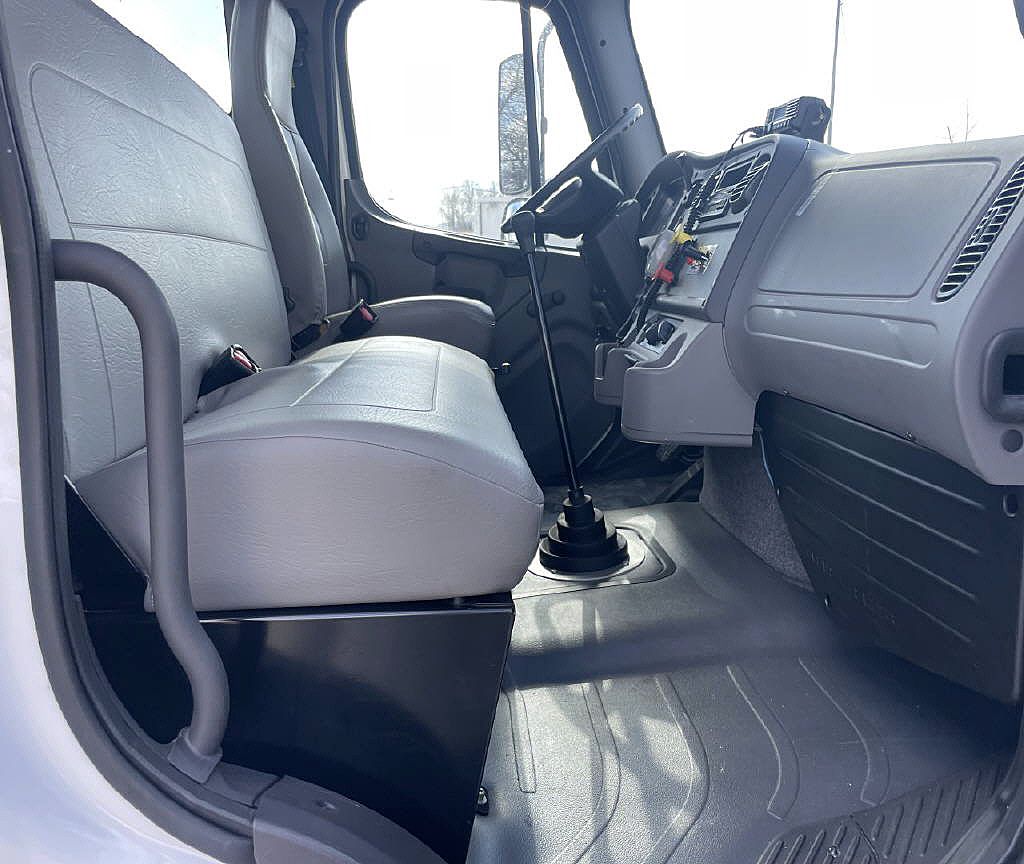 2007 Freightliner M2 4x4 (For Sale) | Cab & Chassis | #8174