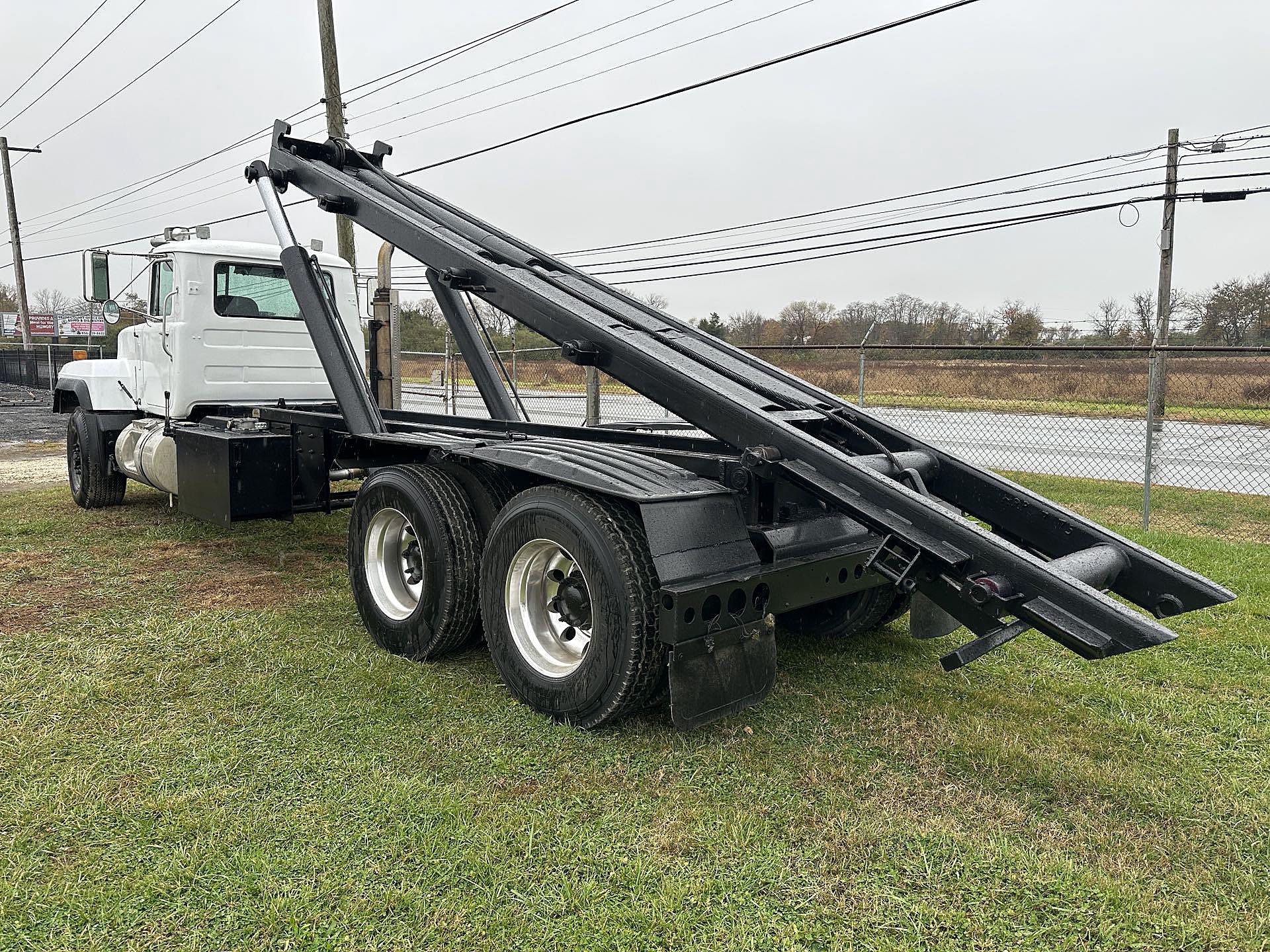 2001 Mack RD For Sale | Roll-Off | #1103