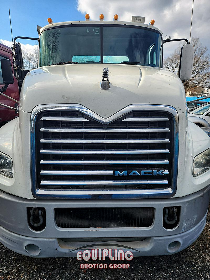 2013 Mack Pinnacle CXU613 (For Sale) | Day Cab | #DKF030423
