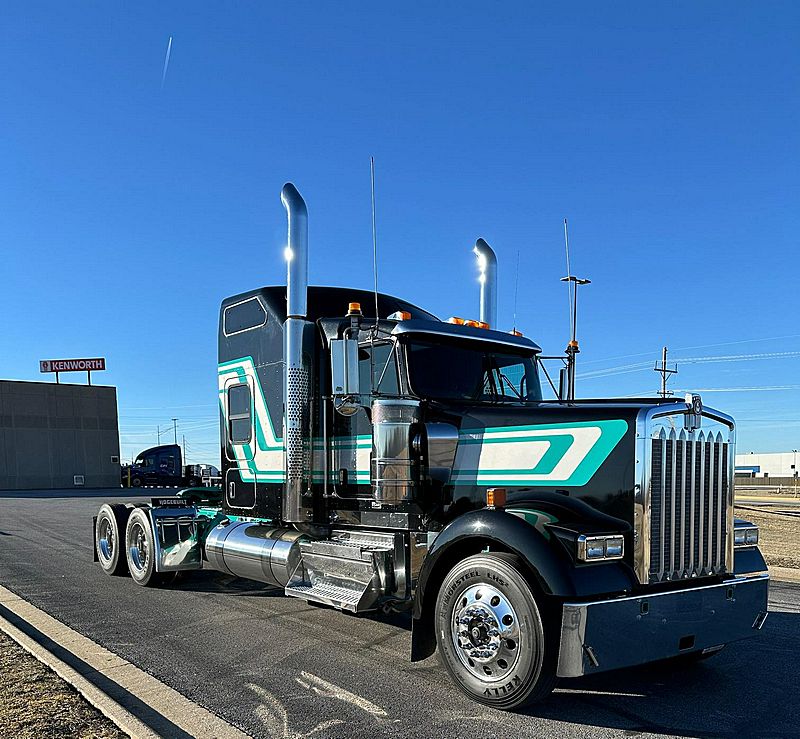 2020 Kenworth W900L (For Sale) | 72" Sleeper | #0565728
