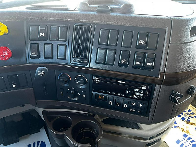 2018 Volvo VNL 730 For Sale | 77" Sleeper | #7967
