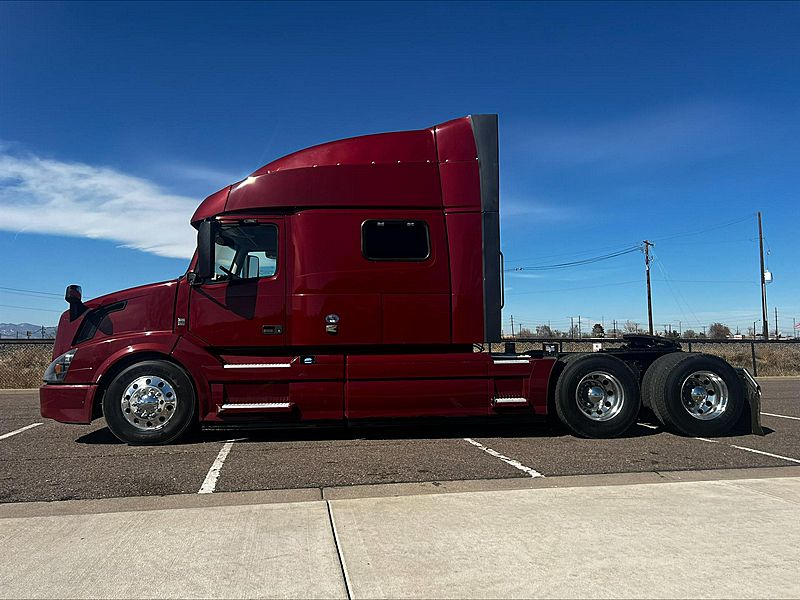 2018 Volvo VNL 730 For Sale | 77" Sleeper | #7967