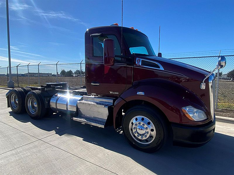 2015 Kenworth T680 (For Sale) | Day Cab | #0564652