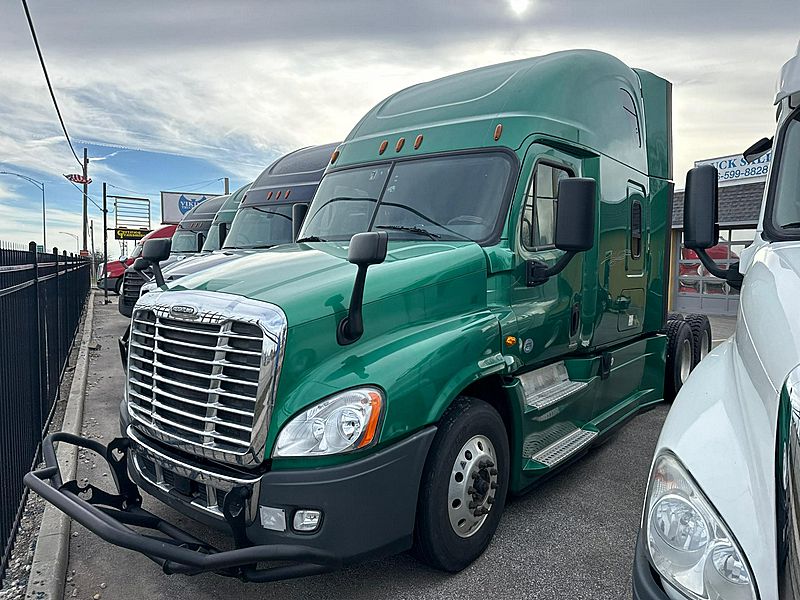 2017 Freightliner Cascadia (For Sale) | Sleeper Truck | #1405