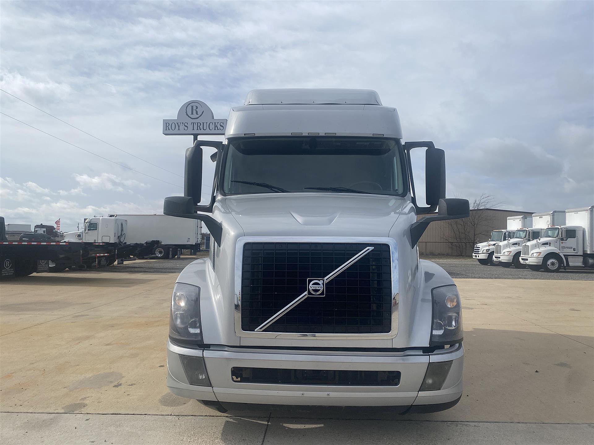 2018 Volvo VNL (For Sale) | Sleeper Truck | #14183