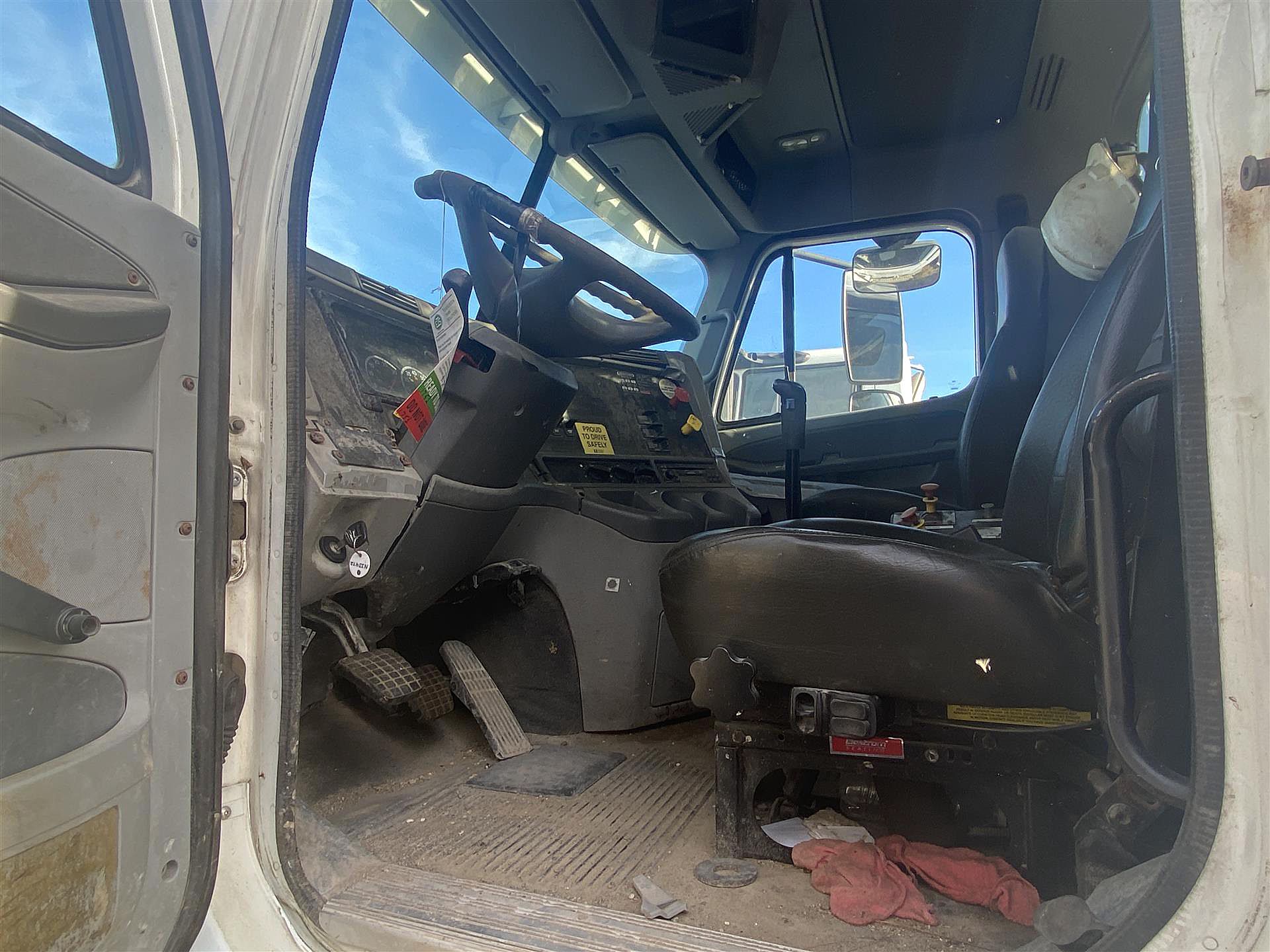 2006 Freightliner Columbia For Sale | Winch Truck | #12726