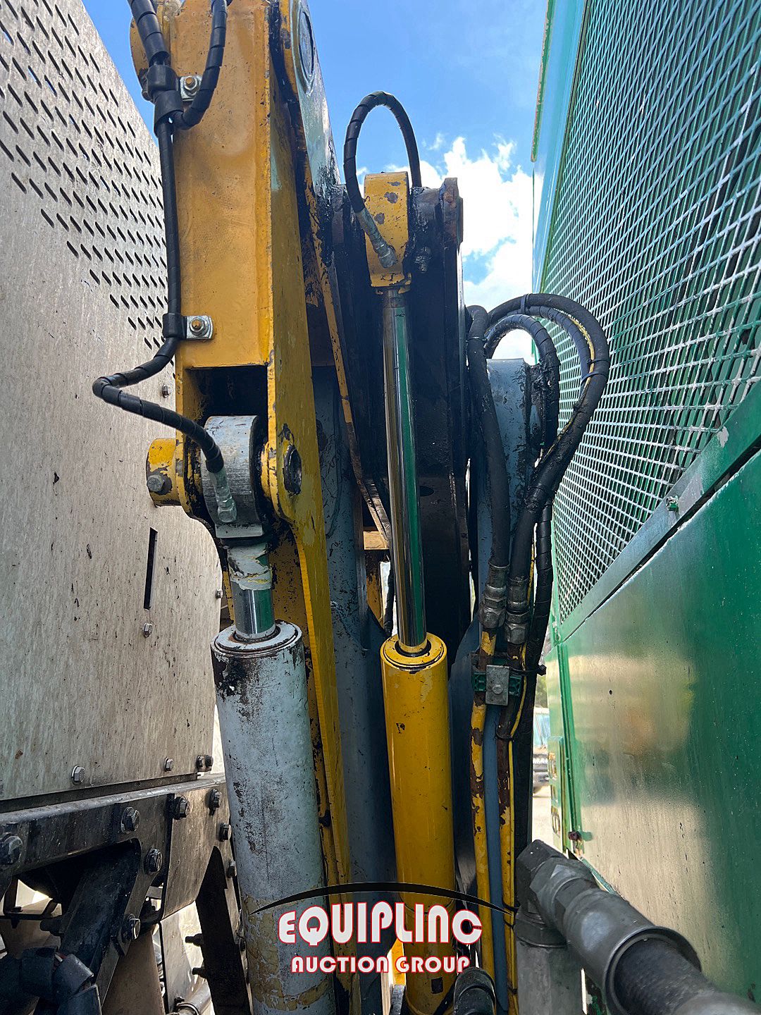 2015 Peterbilt 320 SIDE LOADER GARBAGE TRUCK For Sale | Refuse Truck ...
