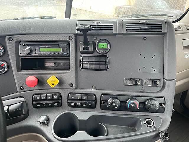 2015 Freightliner CASCADIA 125 4X2 (For Sale) | Day Cab | #GP9150