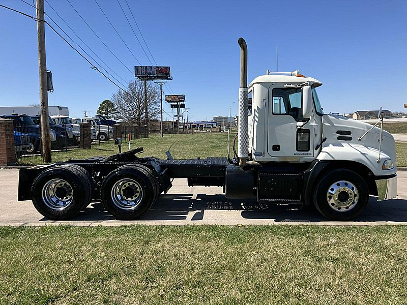 2017 Mack Pinnacle CXU613 (For Sale) | Day Cab | # M12646