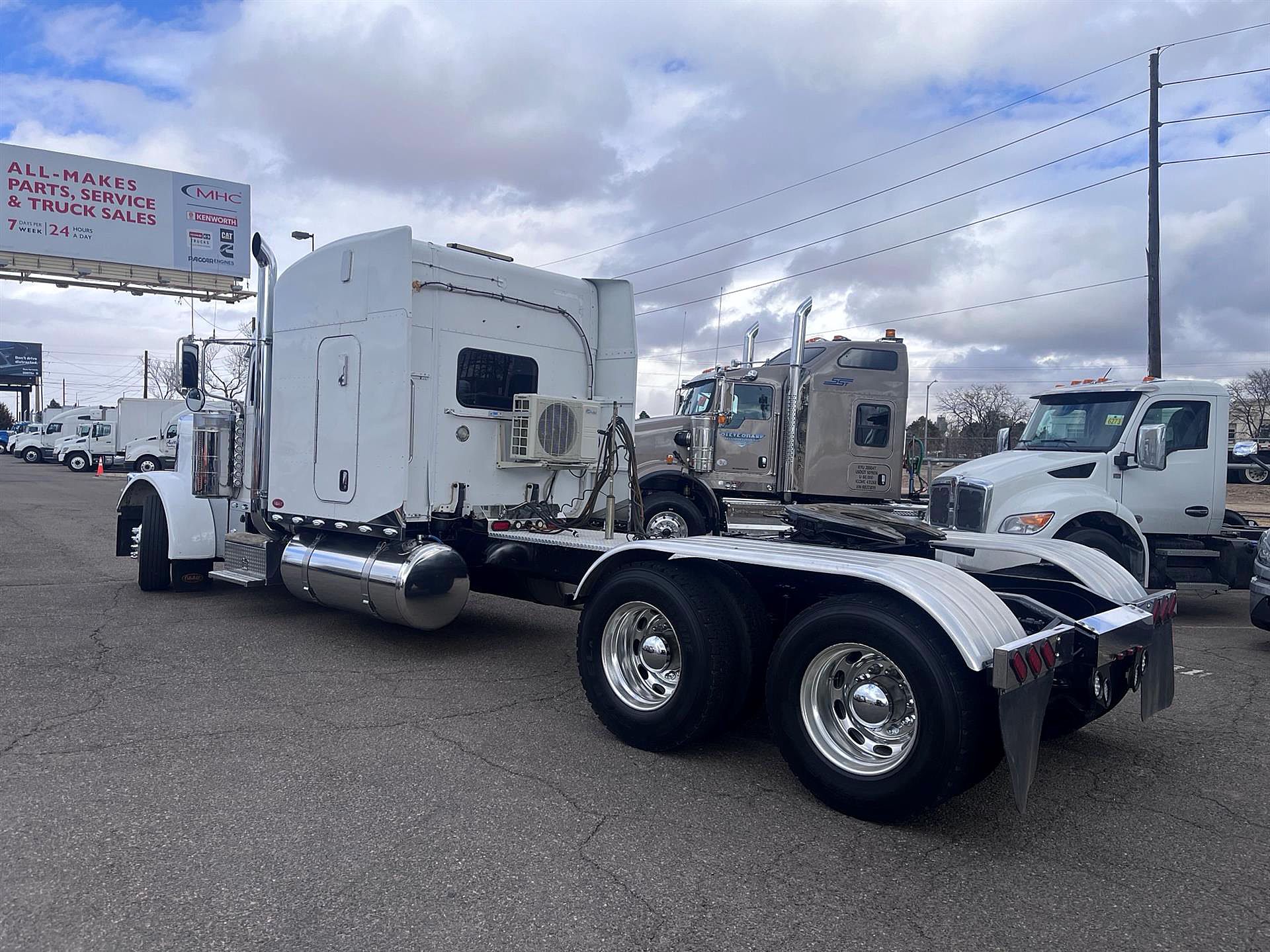 2005 Peterbilt 379 For Sale | 63" Sleeper | #0567195