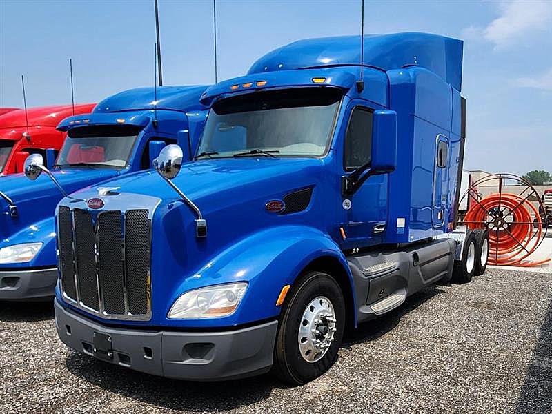 2018 Peterbilt 579 For Sale | 76" Sleeper | #263781