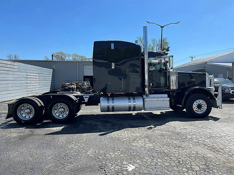 2012 Peterbilt 388 For Sale | Sleeper Truck | #143404