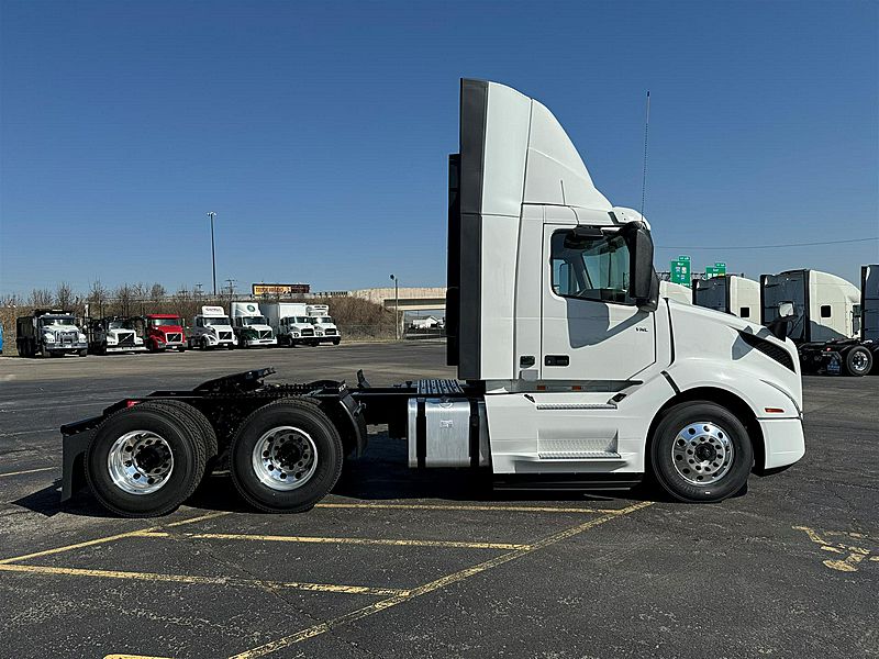 2025 Volvo VNL For Sale | Daycab Sleeper | #V660256