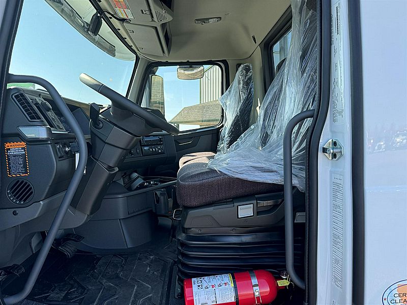 2025 Volvo VNL For Sale | Daycab Sleeper | #V660256