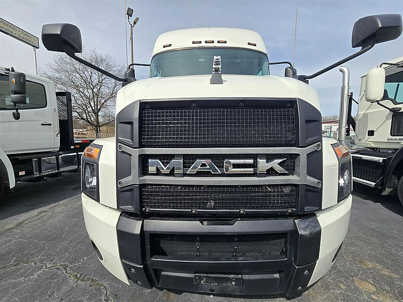 2019 Mack Anthem AN64T M742 (For Sale) | 70" Sleeper | # 5360893