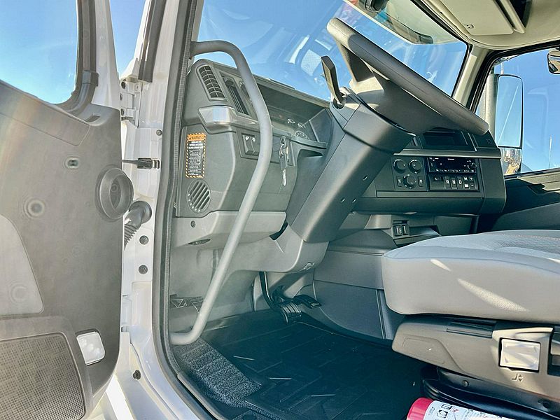 2025 Volvo VNL 760 For Sale | Sleeper Truck | #23VN668168