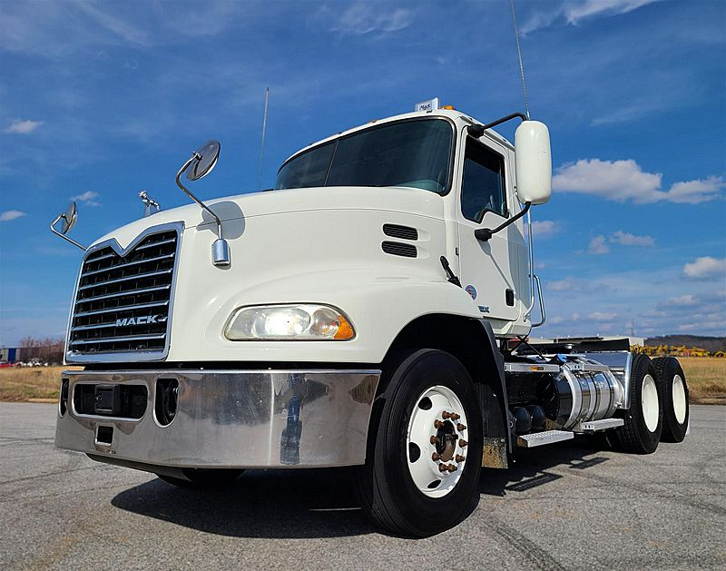 2017 Mack Pinnacle CXU613 (For Sale) | Day Cab | # 02MU010130