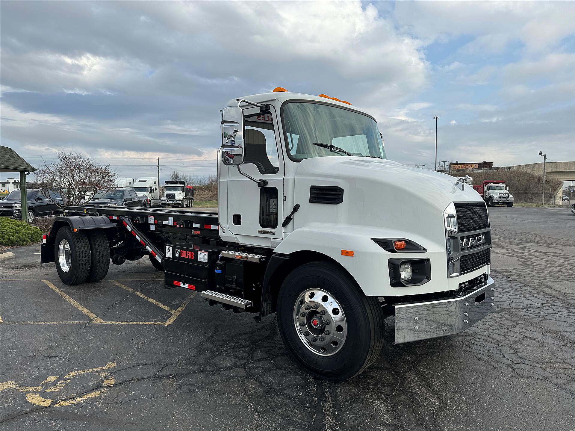 2024 Mack MD742 (For Sale) | Box Truck | # 5731