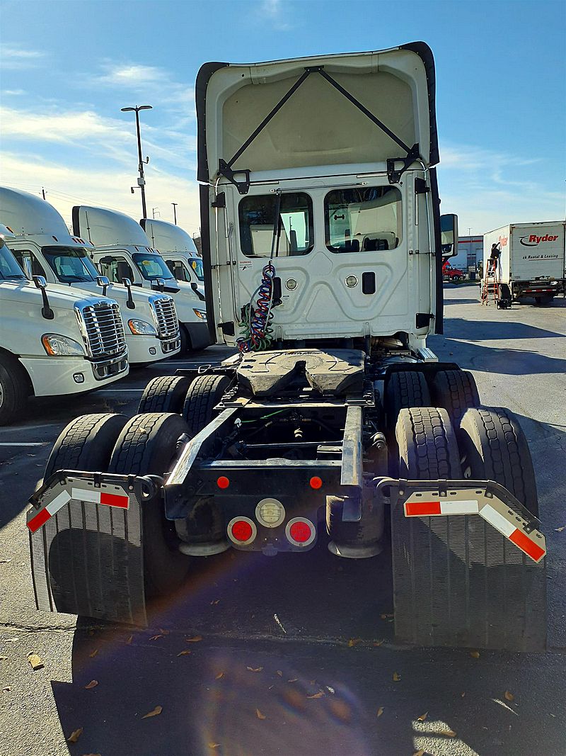 2017 Freightliner CASCADIA 125 For Sale | Day Cab | #675574