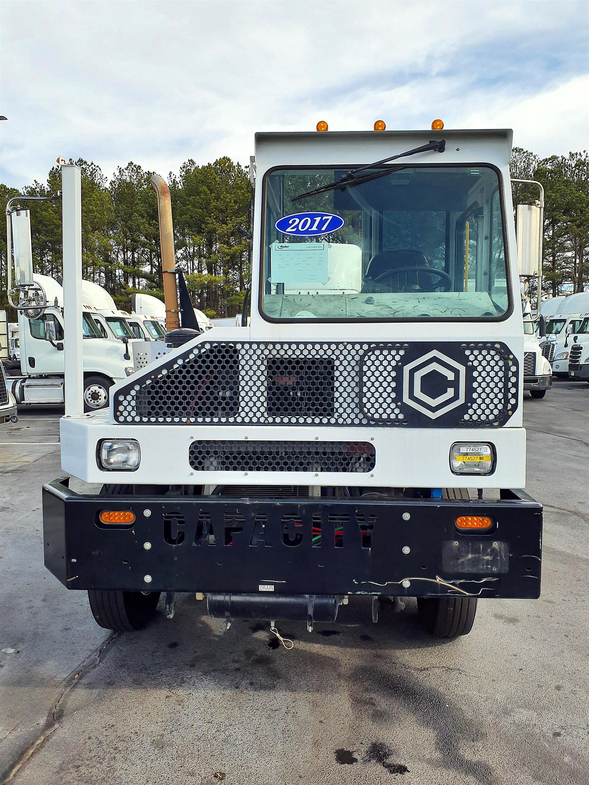 2017 Capacity SABRE 5 4X2 (For Sale) | Day Cab | #774527