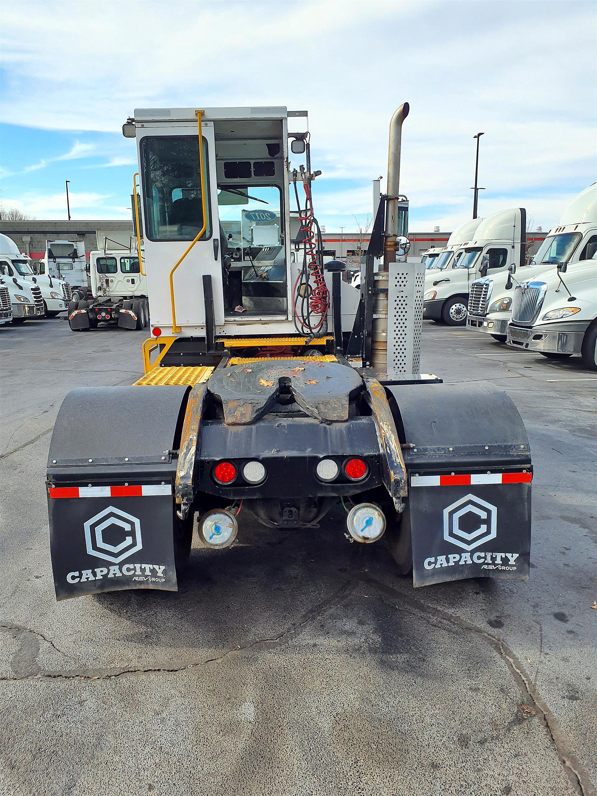 2017 Capacity SABRE 5 4X2 (For Sale) | Day Cab | #774527