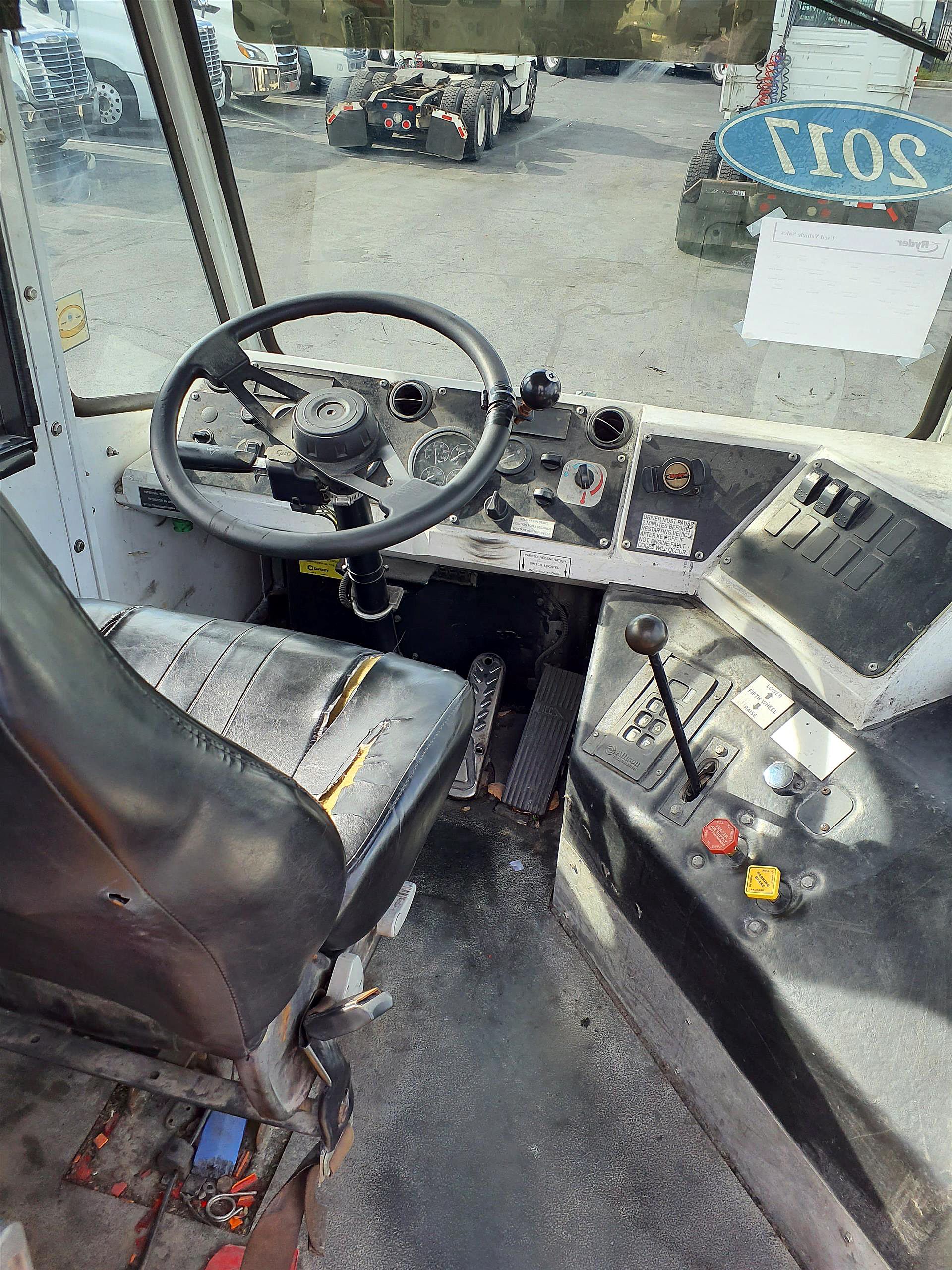 2017 Capacity SABRE 5 4X2 (For Sale) | Day Cab | #774527