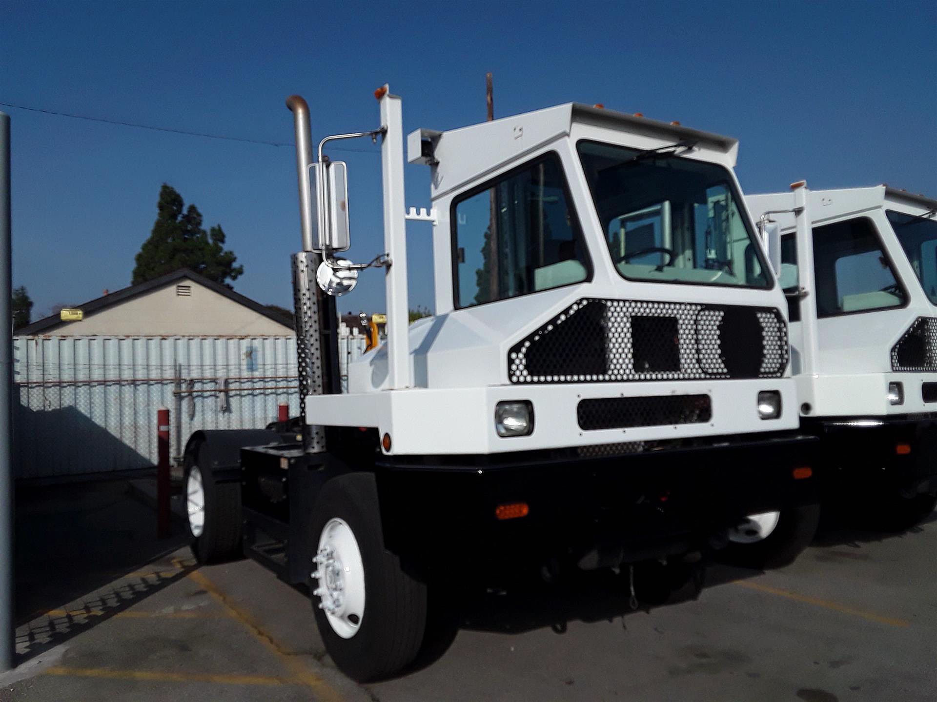2017 Capacity SABRE 5 4X2 For Sale | Yard Spotter | #756083