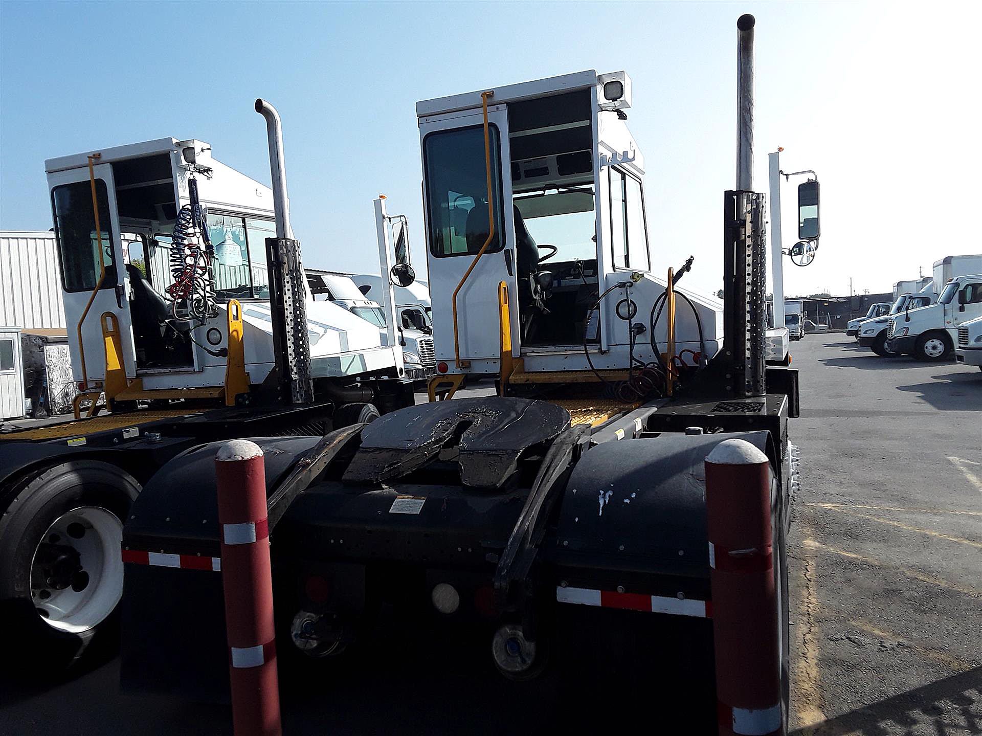 2017 Capacity SABRE 5 4X2 For Sale | Yard Spotter | #756083