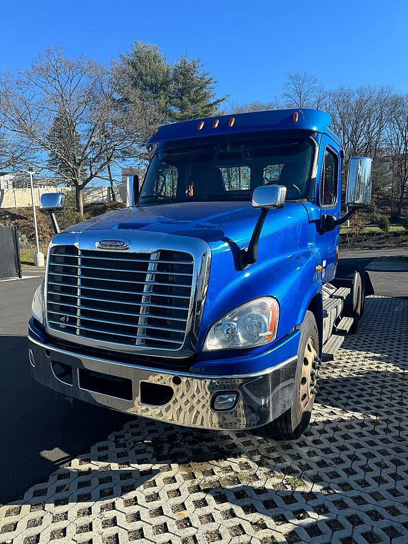 2018 Freightliner CASCADIA 125 (For Sale) | Day Cab | #762006