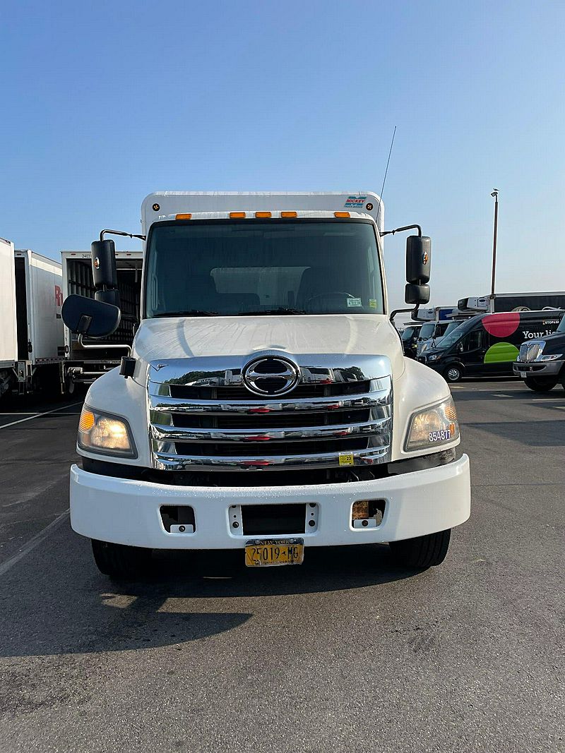 2013 Hino HINO 338 (For Sale) | 21' Box | #854877