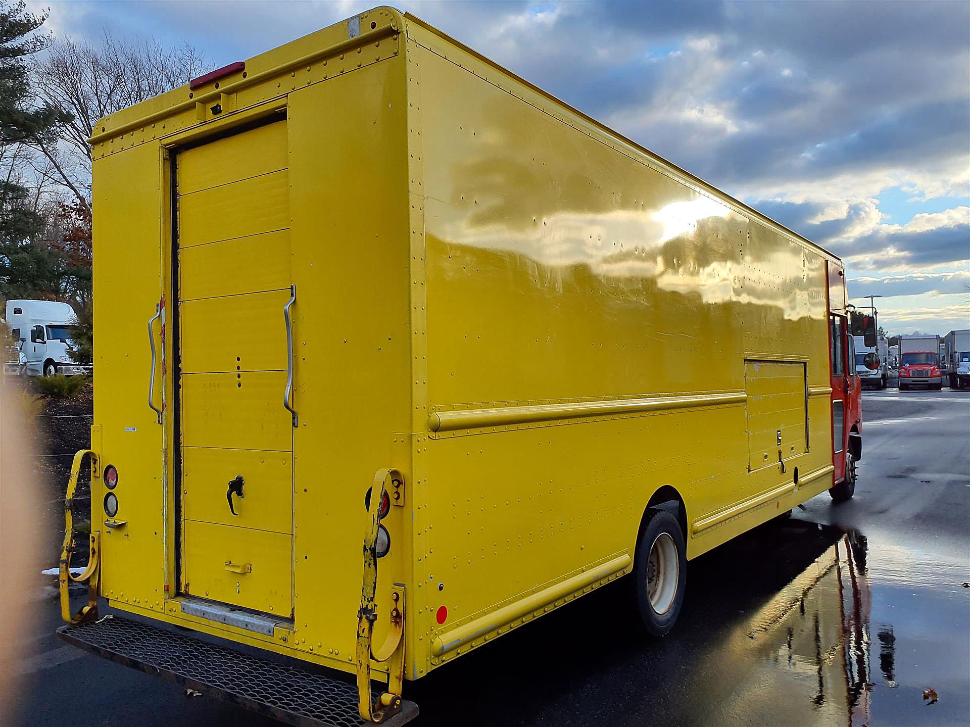 2017 Freightliner MT-55 WALK-IN (For Sale) | Day Cab | #665012