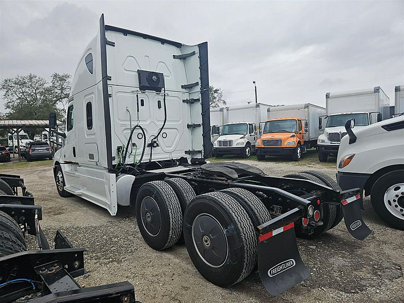 2020 Freightliner CASCADIA For Sale | 72" Sleeper | #250889