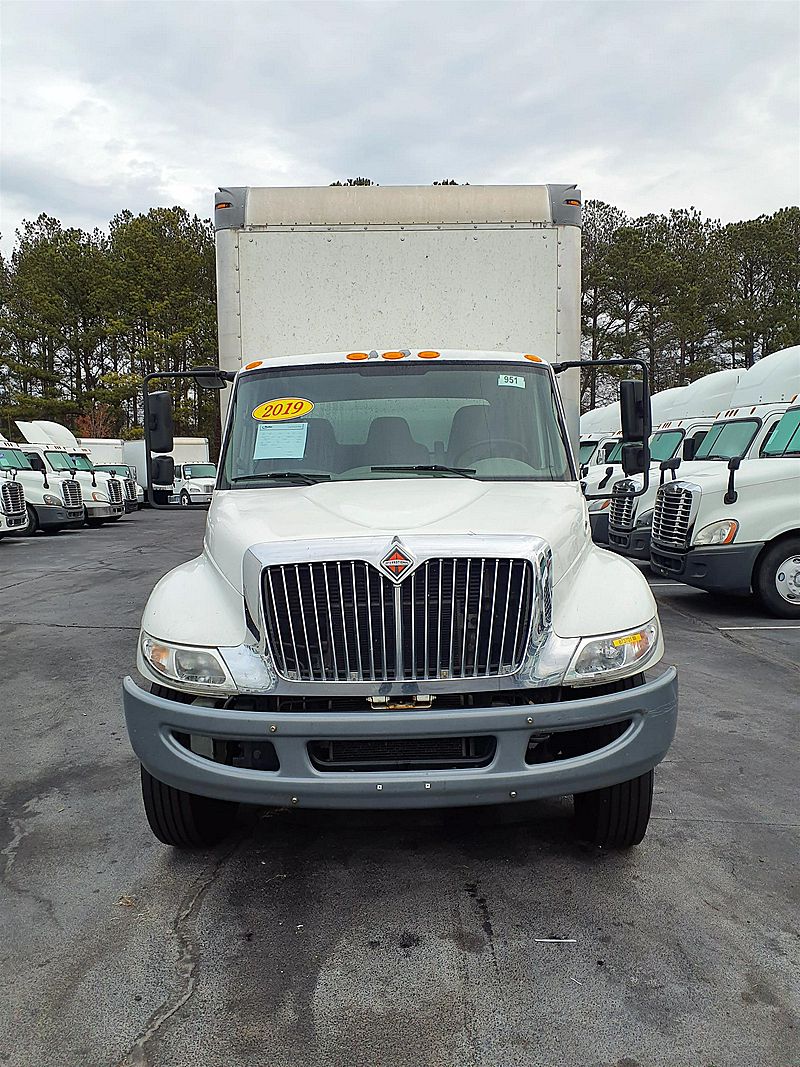 2019 International DuraStar 4300 For Sale | 26' Box | # 813685