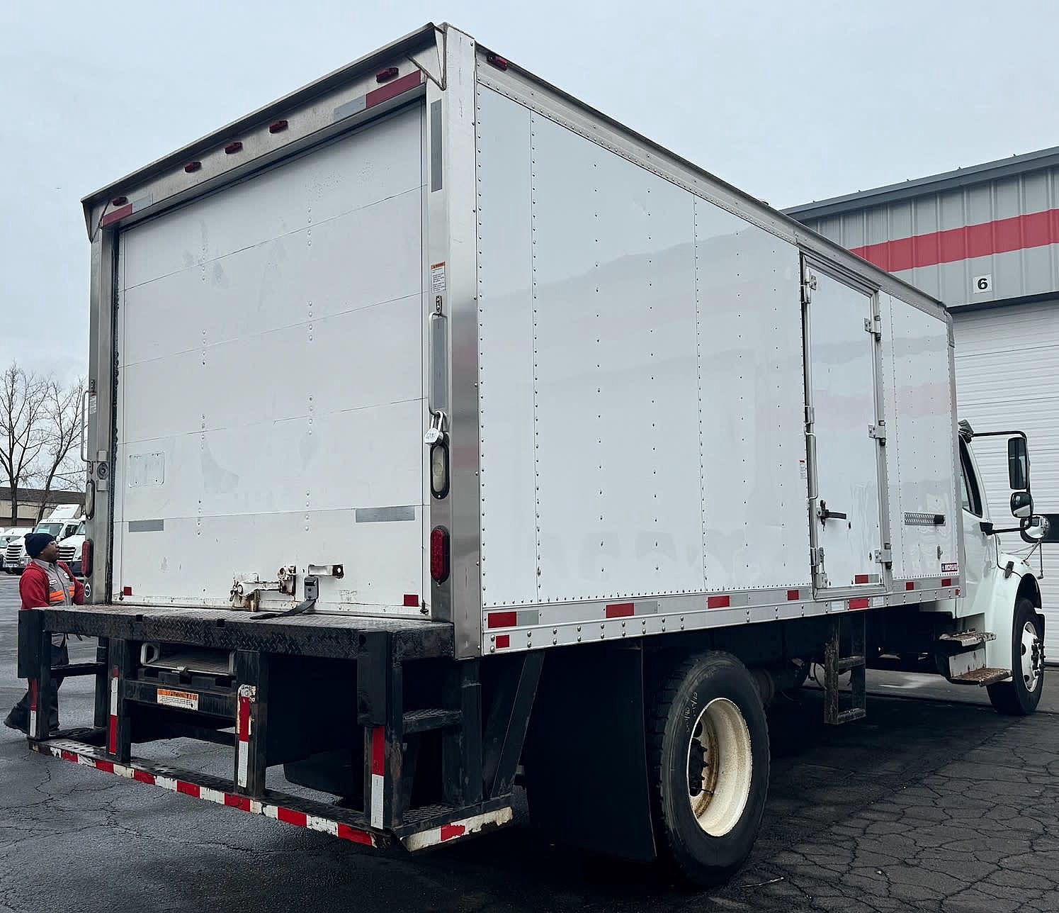 2014 Freightliner M2 106 (For Sale) | Day Cab | #522367