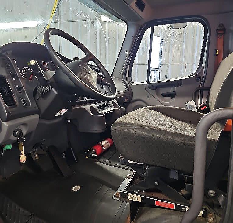 2014 Freightliner M2 106 (For Sale) | Day Cab | #522367