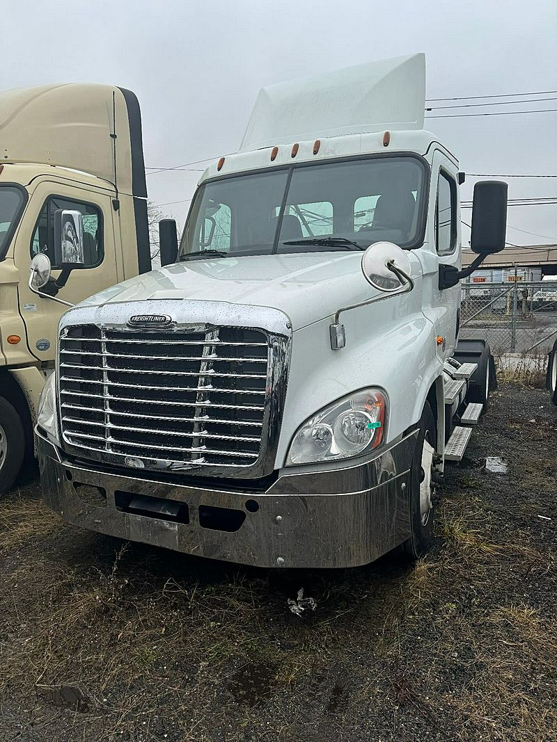 2000 Freightliner 4700 For Sale | Day Cab | #788890