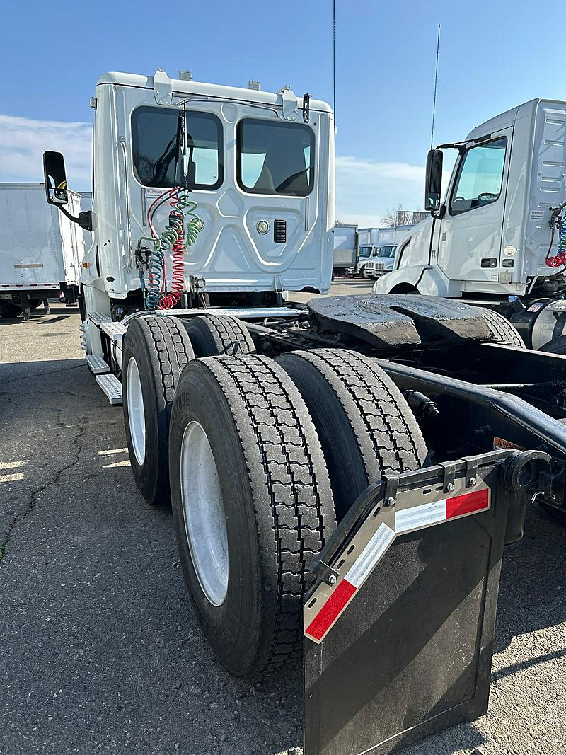 2014 Freightliner CASCADIA 125 For Sale | Day Cab | #535237