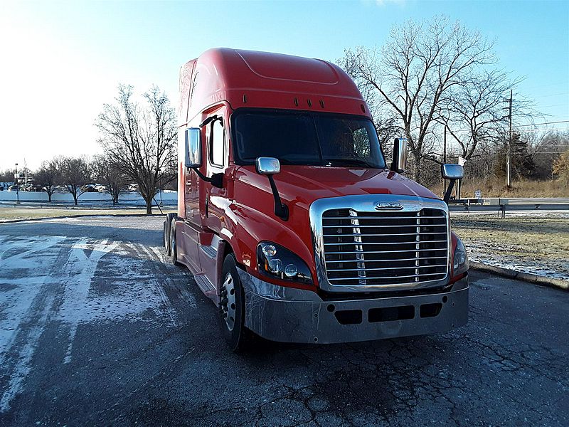 2018 Freightliner CASCADIA 125 For Sale | 72" Sleeper | #221659