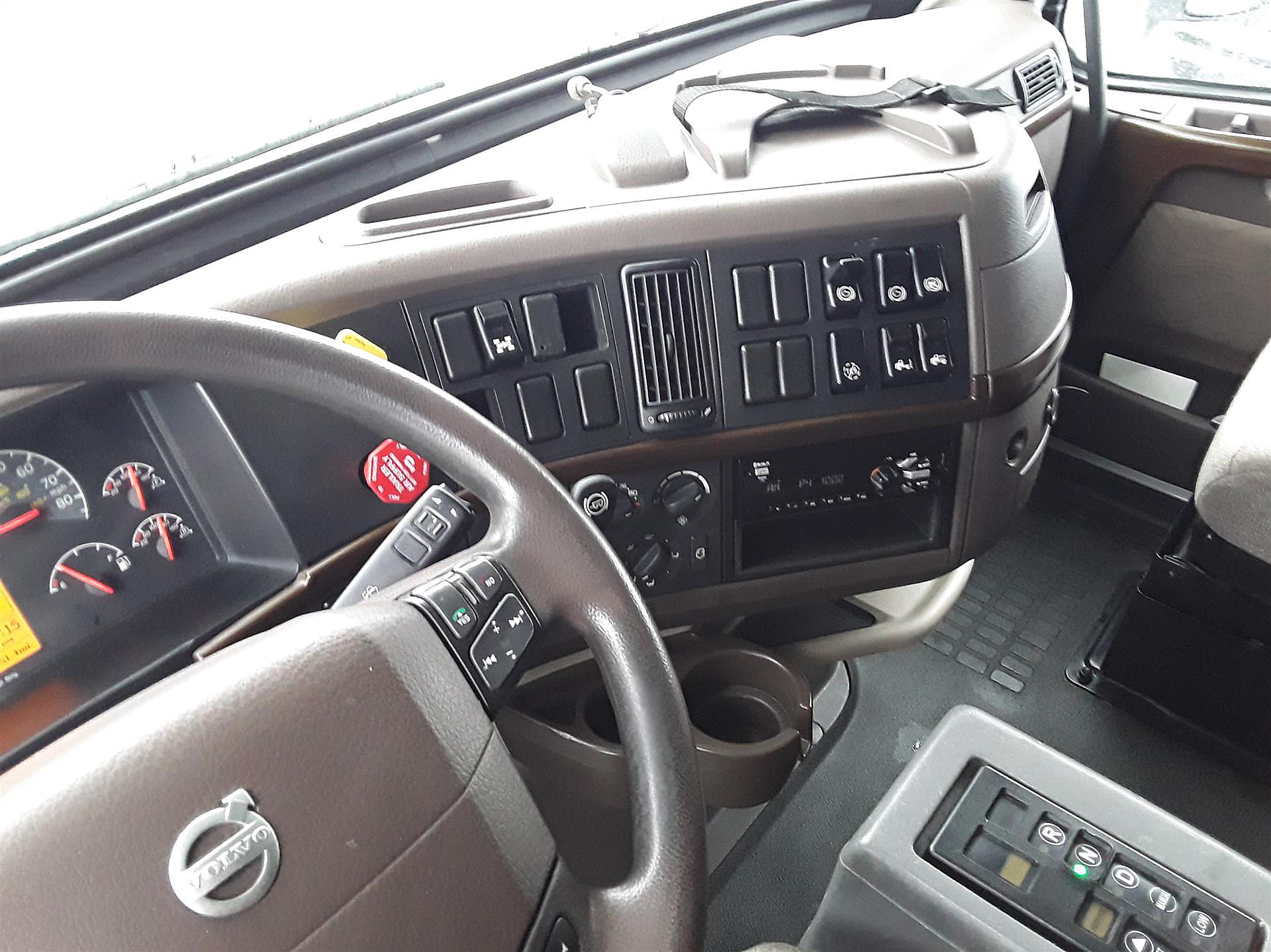 2018 Volvo VNL64T (For Sale) | 61" Sleeper | #754397