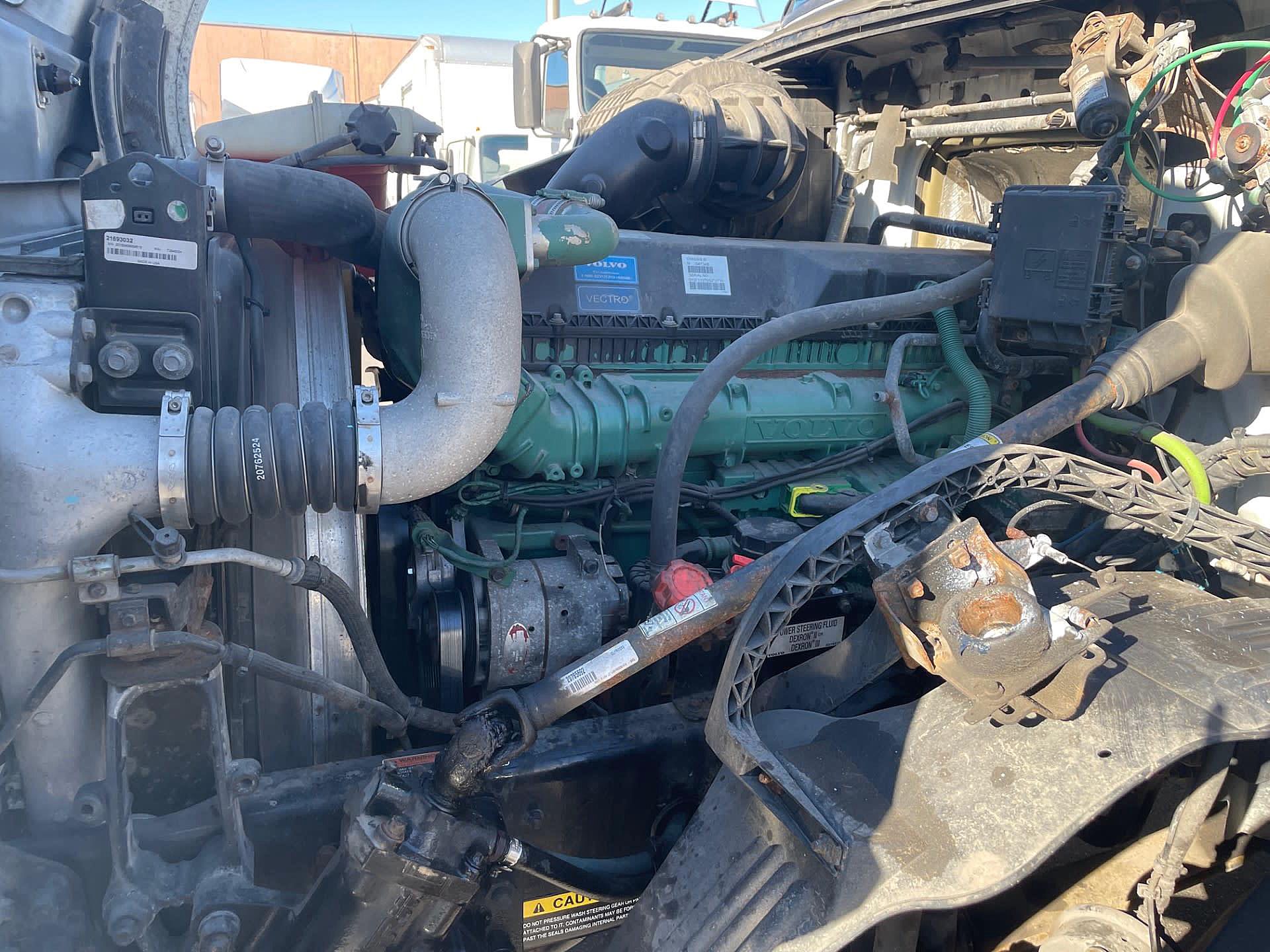 2016 Volvo VNL64T For Sale | Day Cab | #643710