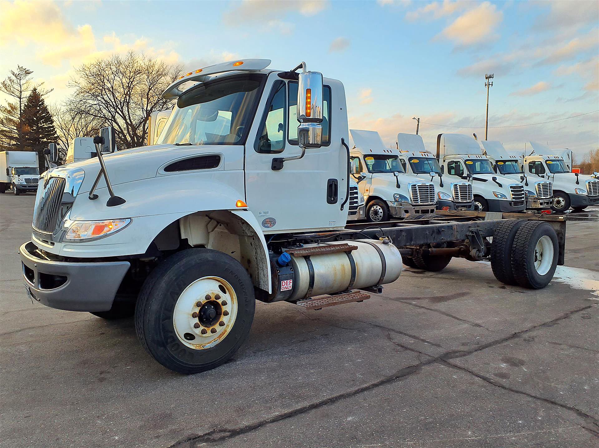 2018 International DuraStar 4300 (For Sale) | Day Cab | #749582