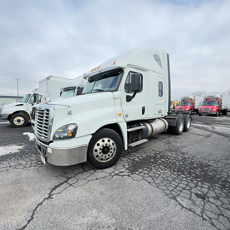 2018 Freightliner CASCADIA 125 For Sale | 60" Sleeper | #776095