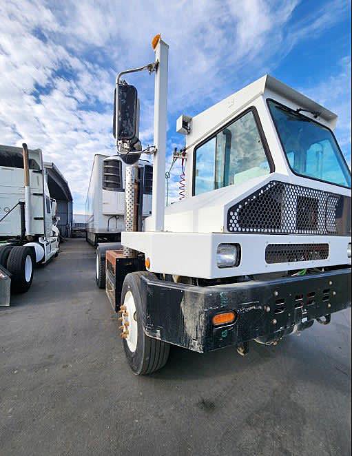 2017 Capacity SABRE 5 4X2 For Sale | Yard Spotter | #756086