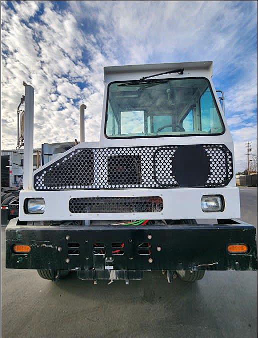 2017 Capacity SABRE 5 4X2 For Sale | Yard Spotter | #756086