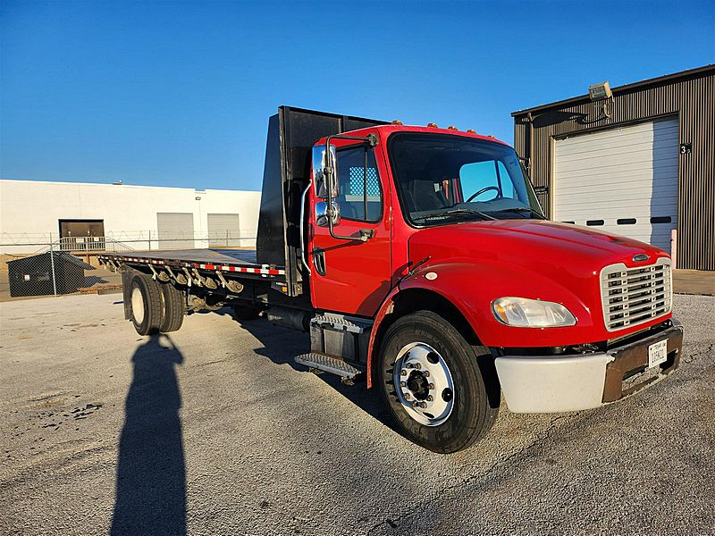 2017 Freightliner M2 106 For Sale | Flatbed | #673902