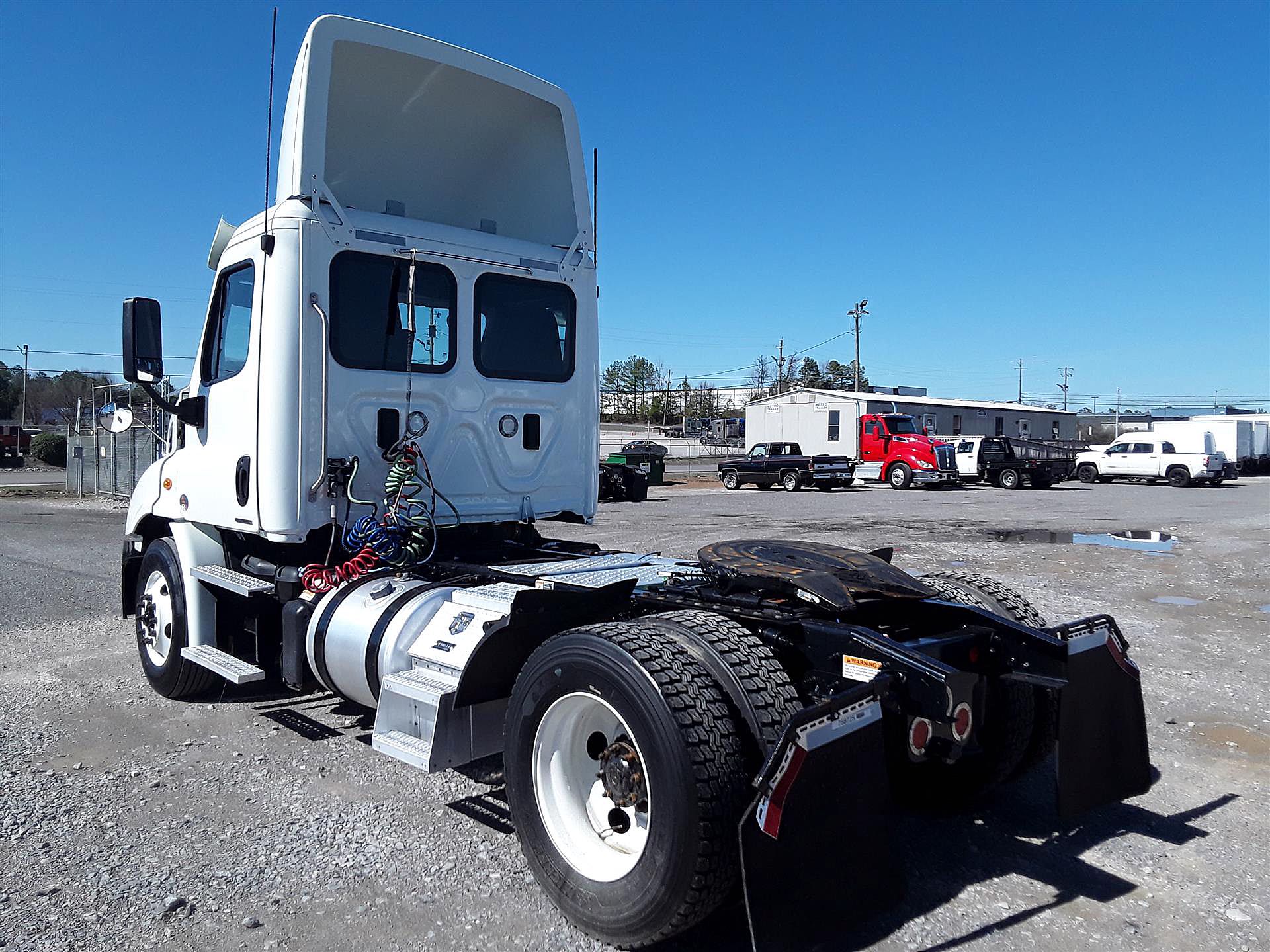 2000 Freightliner FL-70 For Sale | Day Cab | #788725