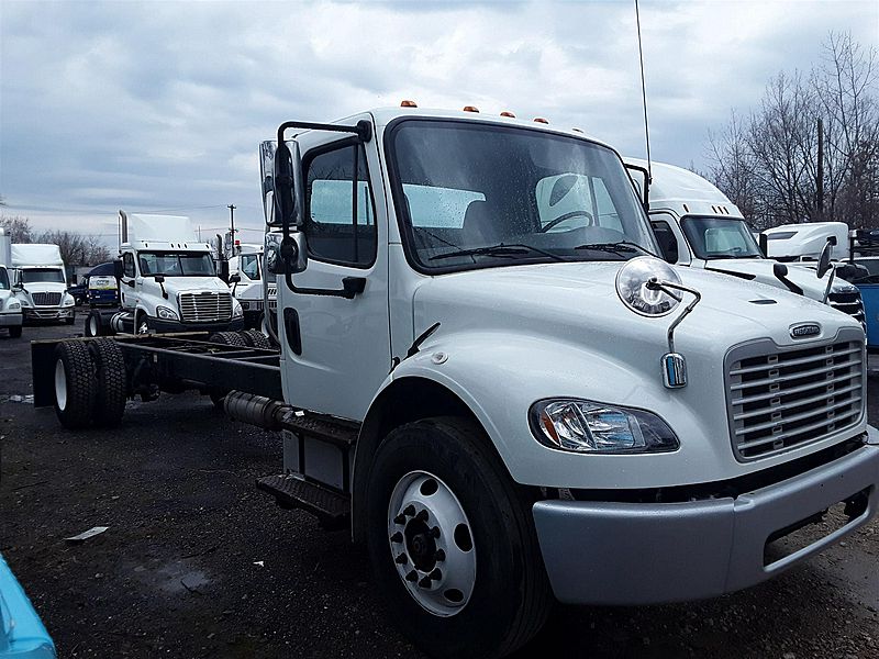 2014 Freightliner M2 106 (For Sale) | Cab & Chassis | #546915